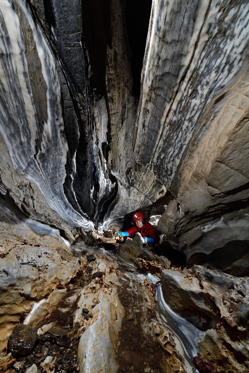 Photo Eldon French Cave (Vermont, USA) - Passage bas avec marbres polis ...